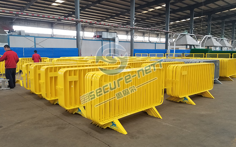 Crowd Control Barriers | Road barricade | meshfence.com